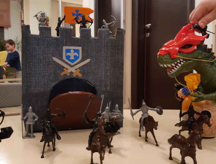 NAPRAVITE VITEŠKI DVORAC OD KUTIJE - Ljubav se piše MAMA