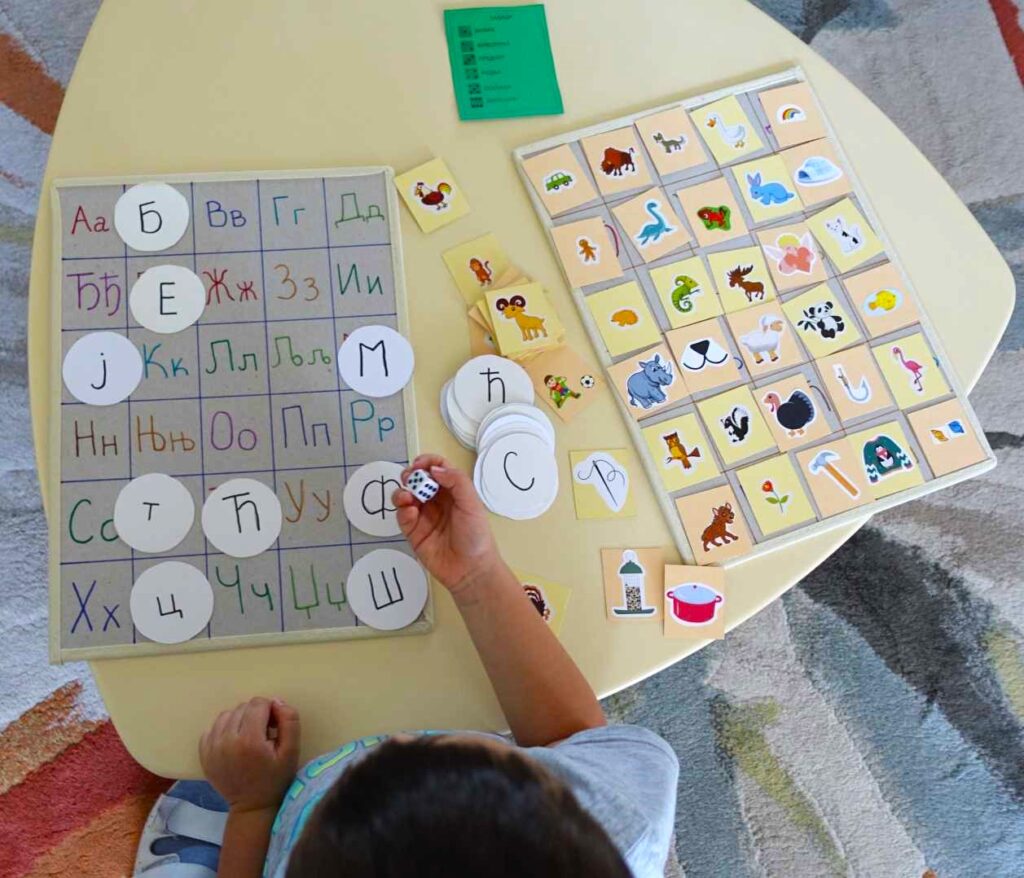 NAPRAVI DRUŠTVENU IGRU: DUEL SLOVIMA - Ljubav se piše MAMA