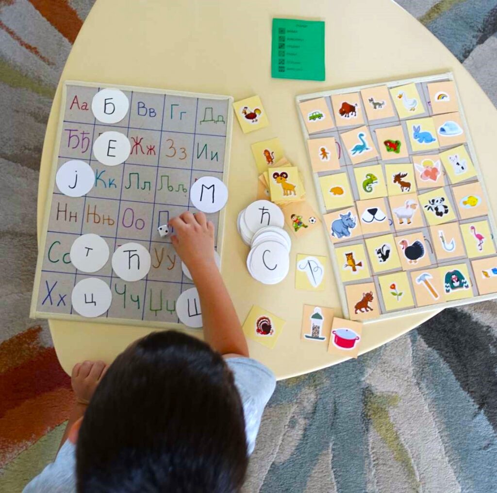 NAPRAVI DRUŠTVENU IGRU: DUEL SLOVIMA - Ljubav se piše MAMA